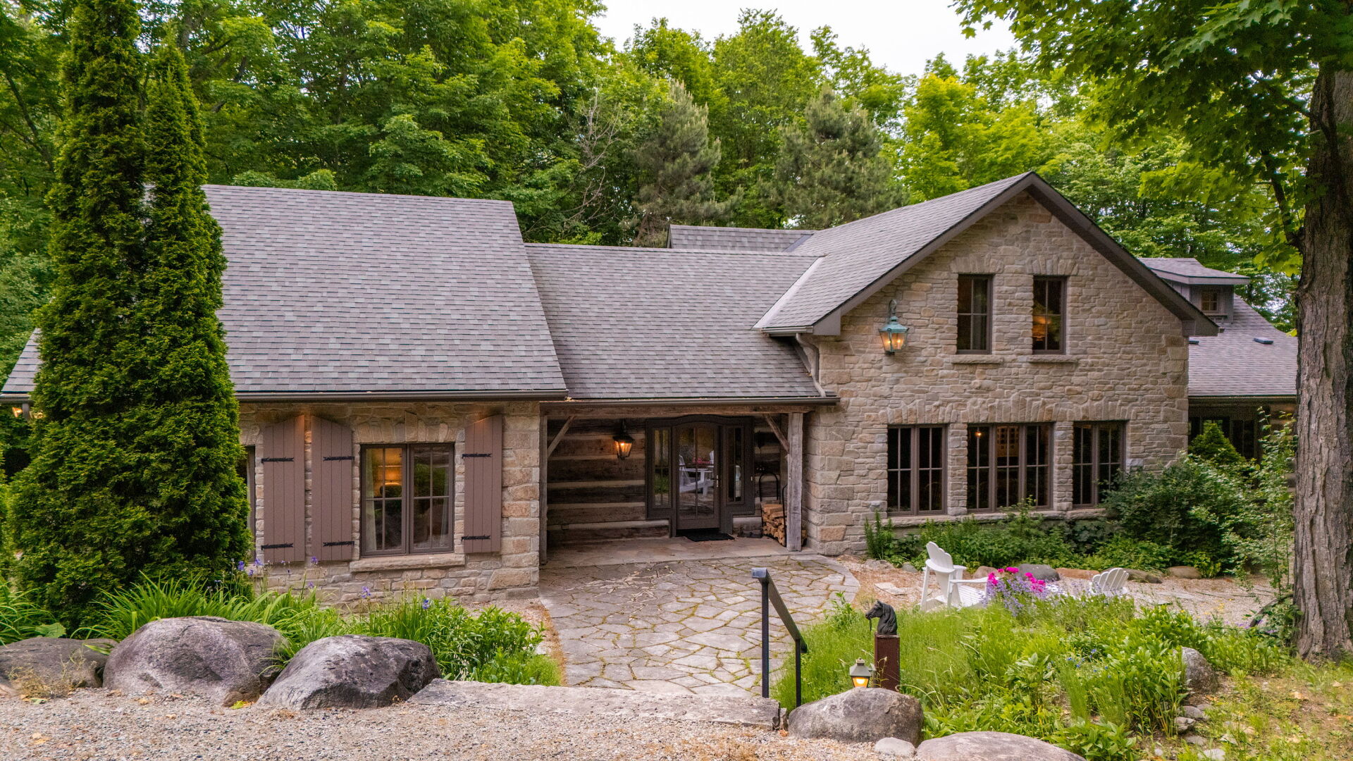 164 Camperdown Road, Clarksburg, ON N0H 1J0