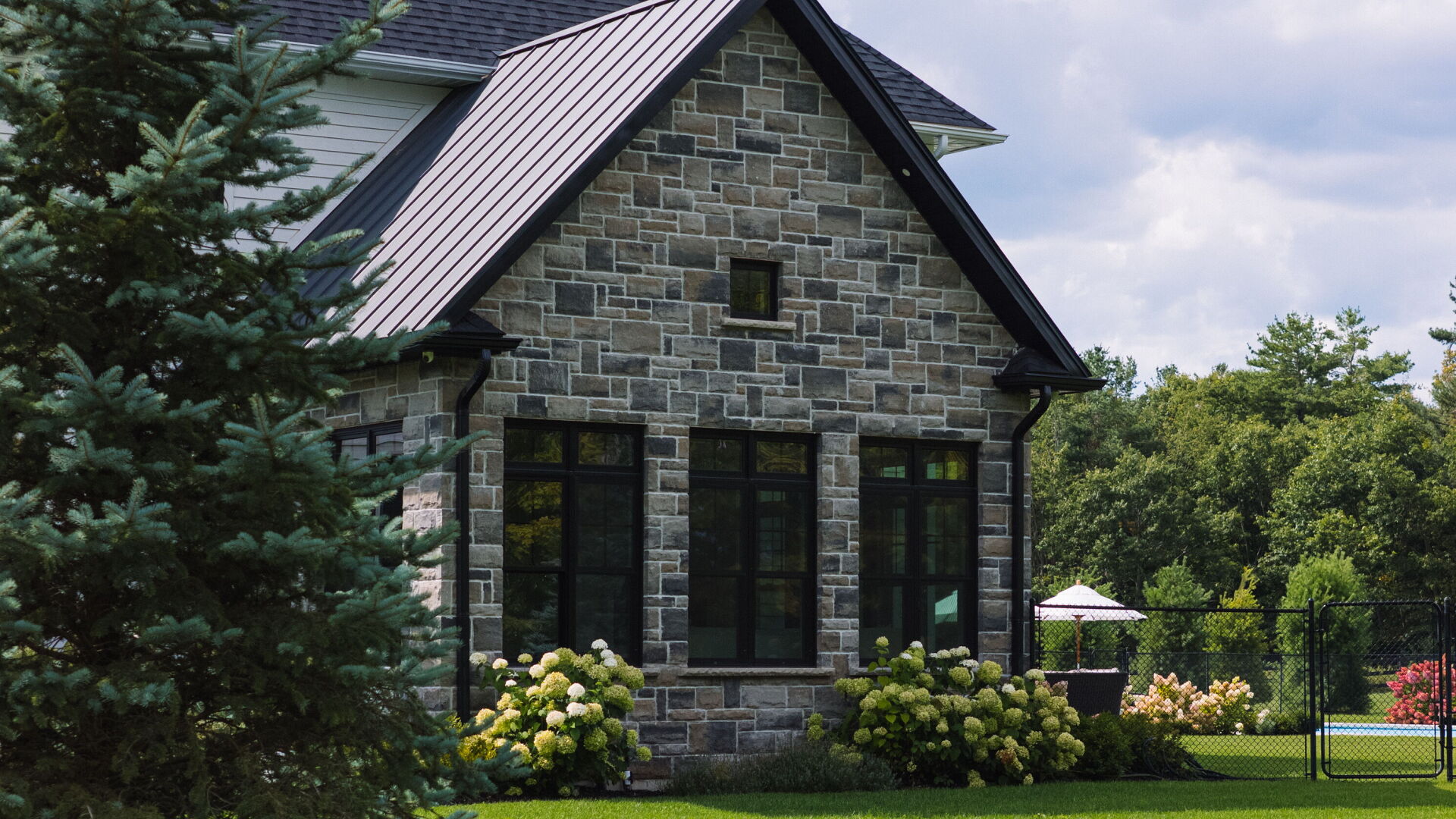 1052 Rainbow Valley Road West, Phelpston, ON L0L 2K0