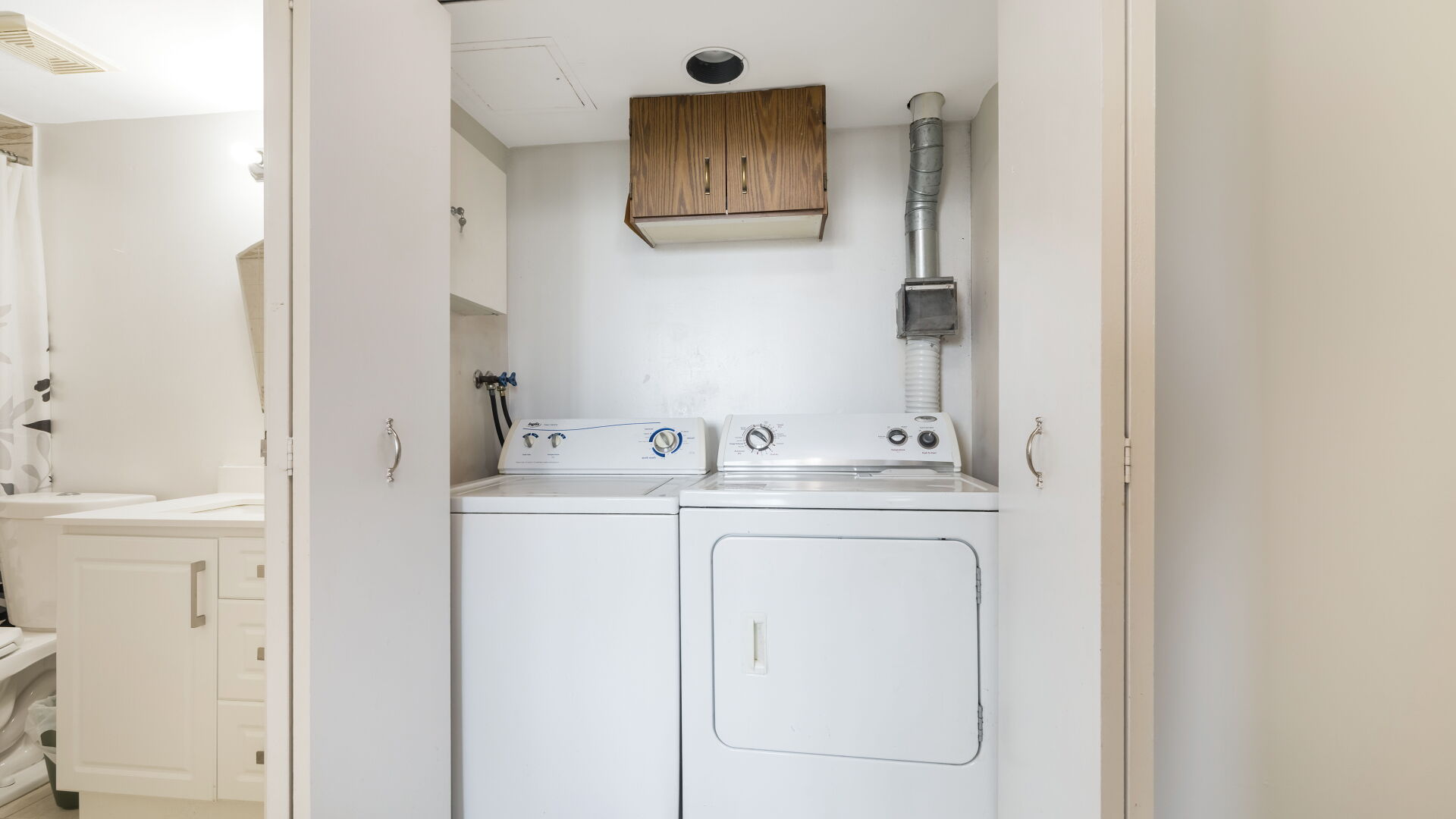3590 Kaneff Crescent Unit 2002, Mississauga, ON L5A 3X3