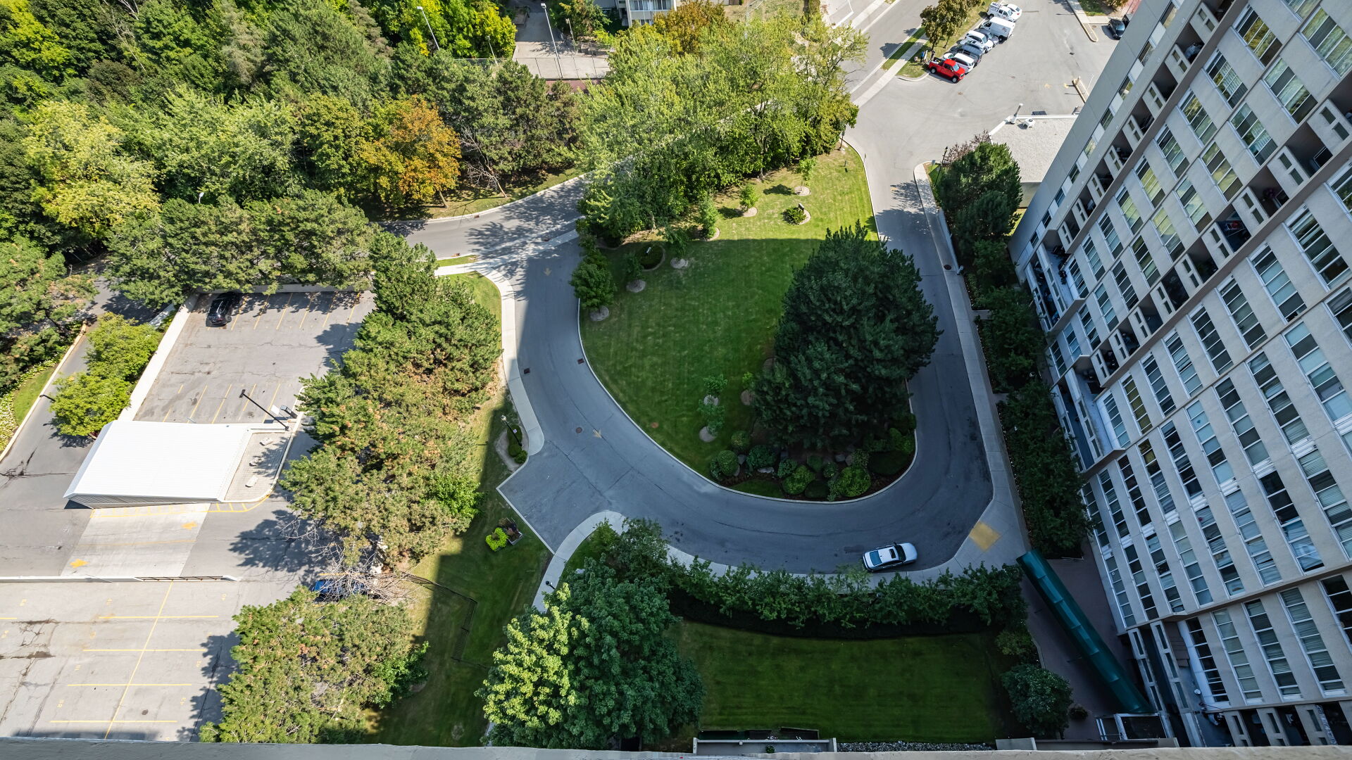 3590 Kaneff Crescent Unit 2002, Mississauga, ON L5A 3X3