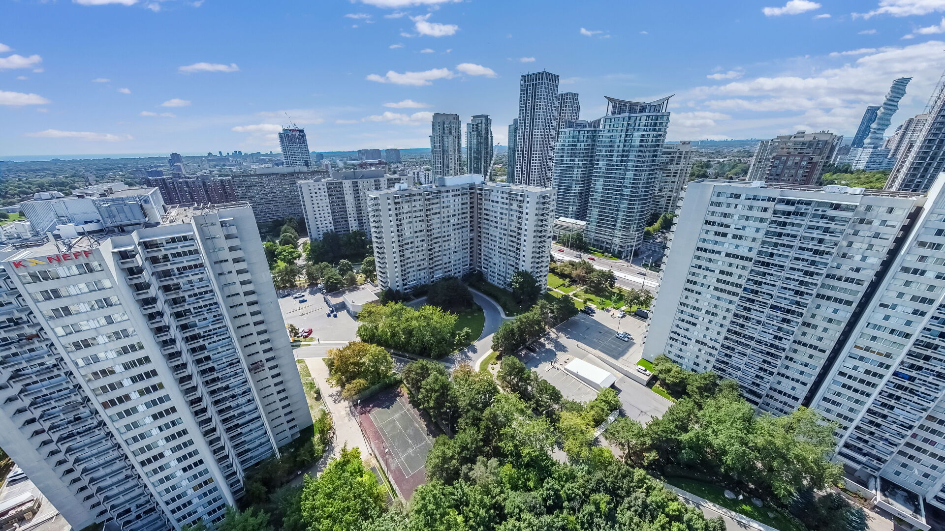 3590 Kaneff Crescent Unit 2002, Mississauga, ON L5A 3X3